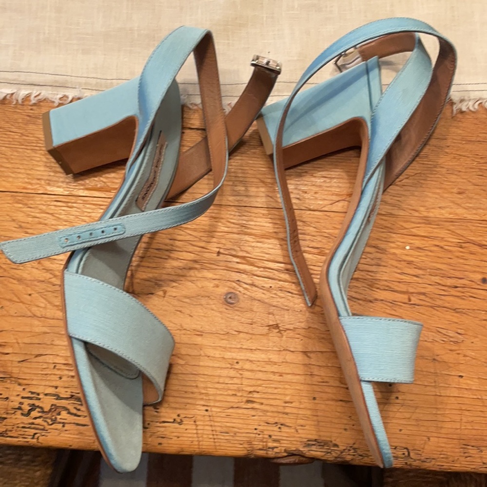 Beautiful Blue Tabitha Simmons Heels Size 38 - Gem